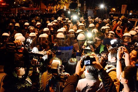 Riot Police Crack Down on Taiwanese Protesters – The Diplomat