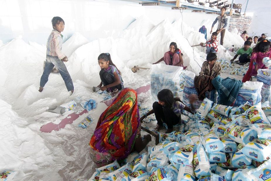 The Salt Farmers of the Rann of Kutch – The Diplomat