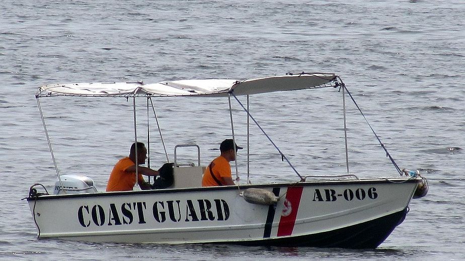 Is the Philippine Coast Guard Being Militarized? – The Diplomat