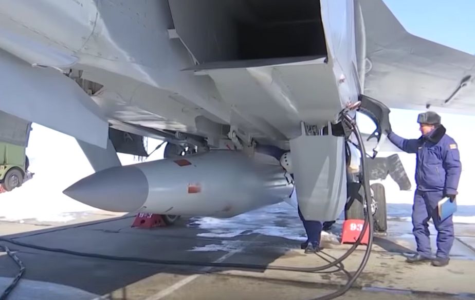 Russia Releases Footage of New ‘Kinzhal’ Nuclear-Capable Air-Launched ...
