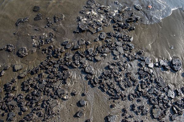 Oil Spilling Into the Java Sea – The Diplomat