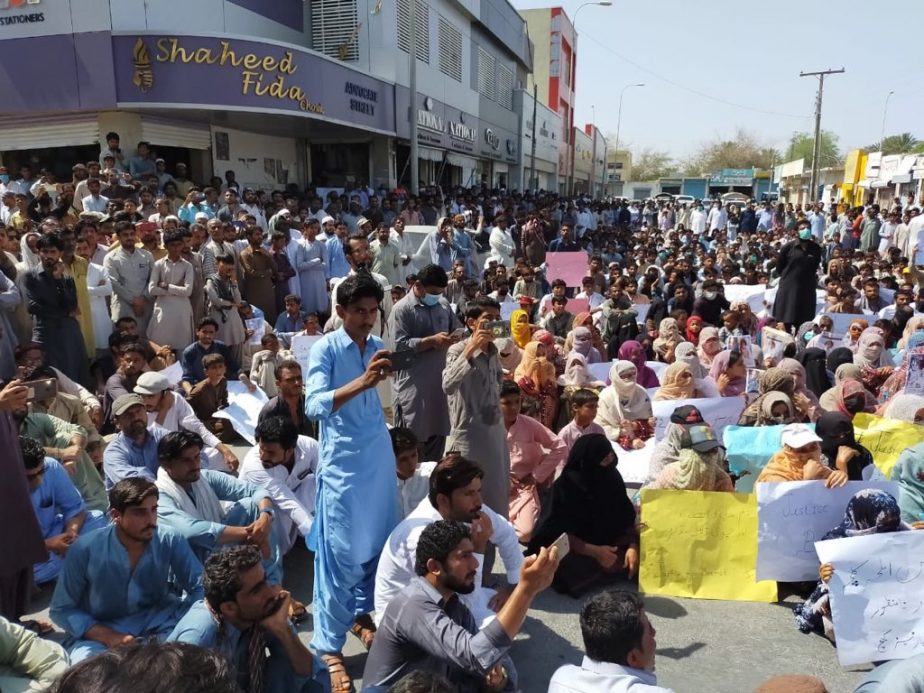 Balochistan Erupts in Protests Over a Murdered Mother and Her Injured 4 ...
